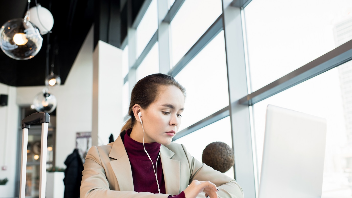 How To Get Complimentary Airport Lounge Access | Chase