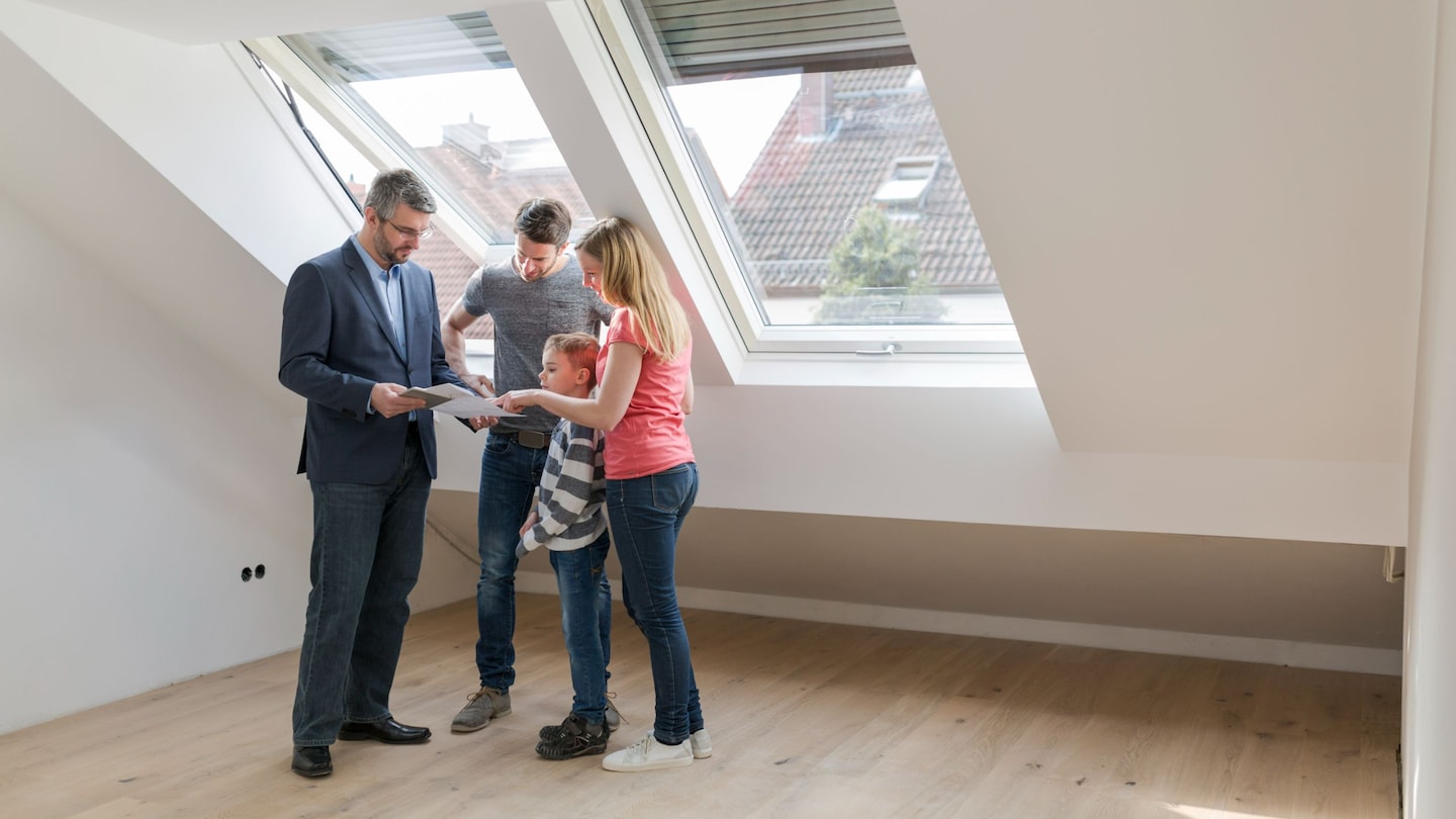 What Does "Active Under Contract” Mean? | Chase